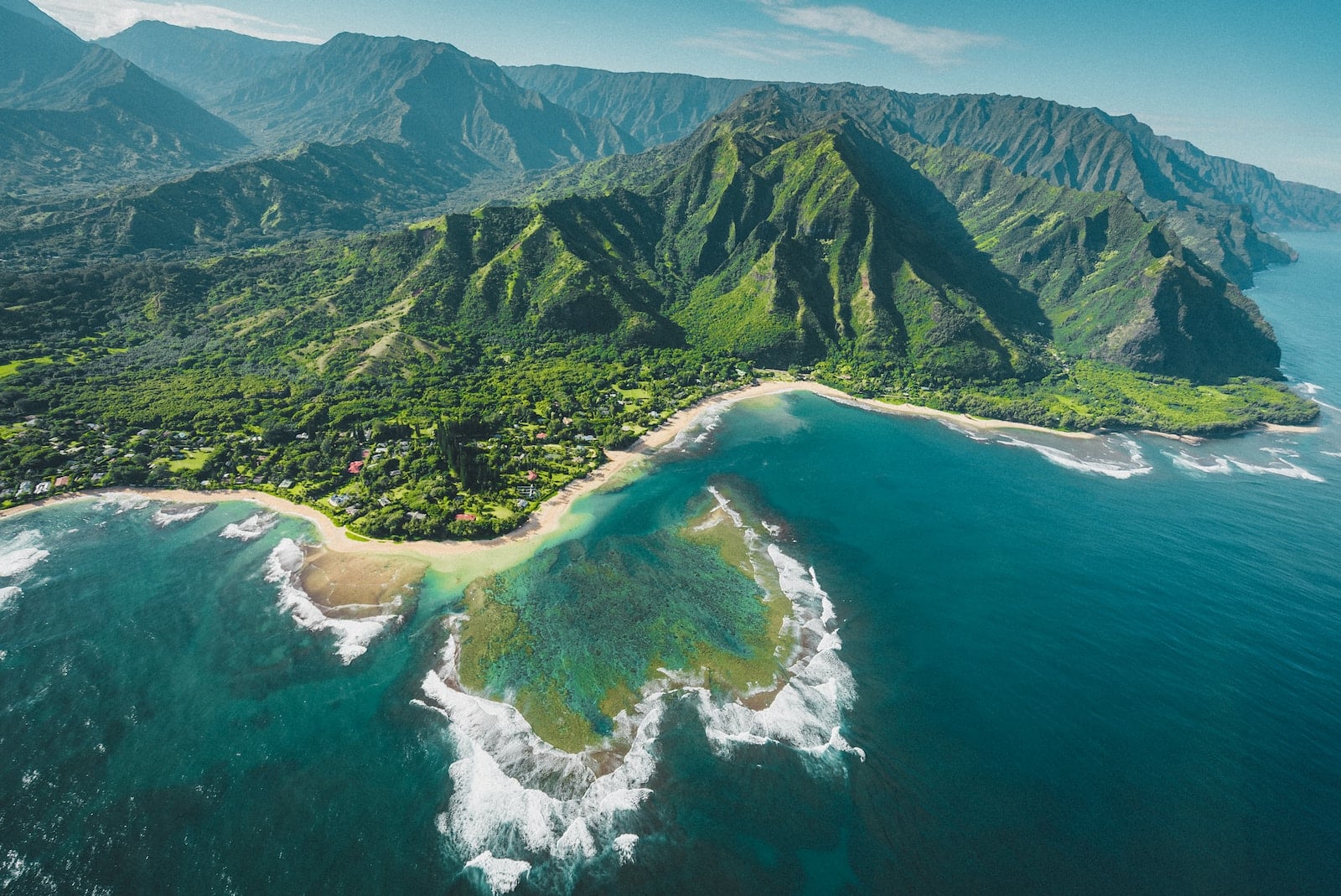 The 50 Best Descriptive Poems About Hawaii - The Teaching Couple