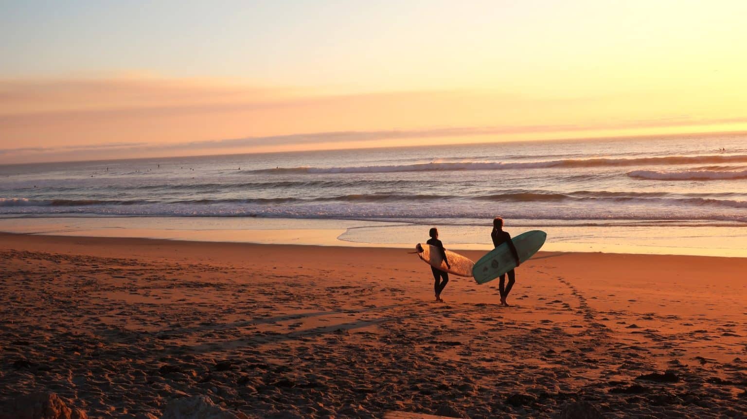55 Poems About Surfing - The Teaching Couple